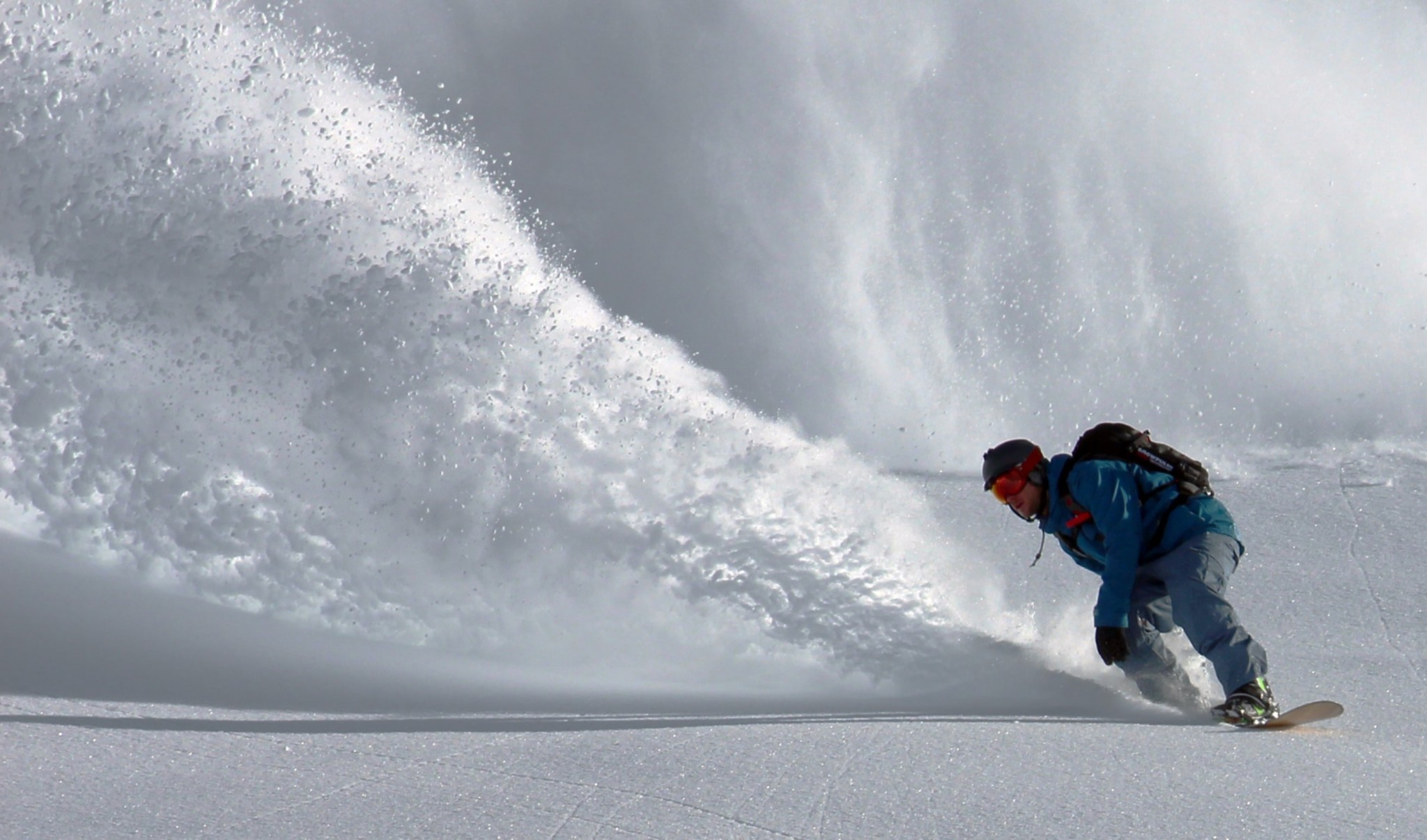 7 Essential Pieces of Snowboard Protective Gear | Snowboard Selector